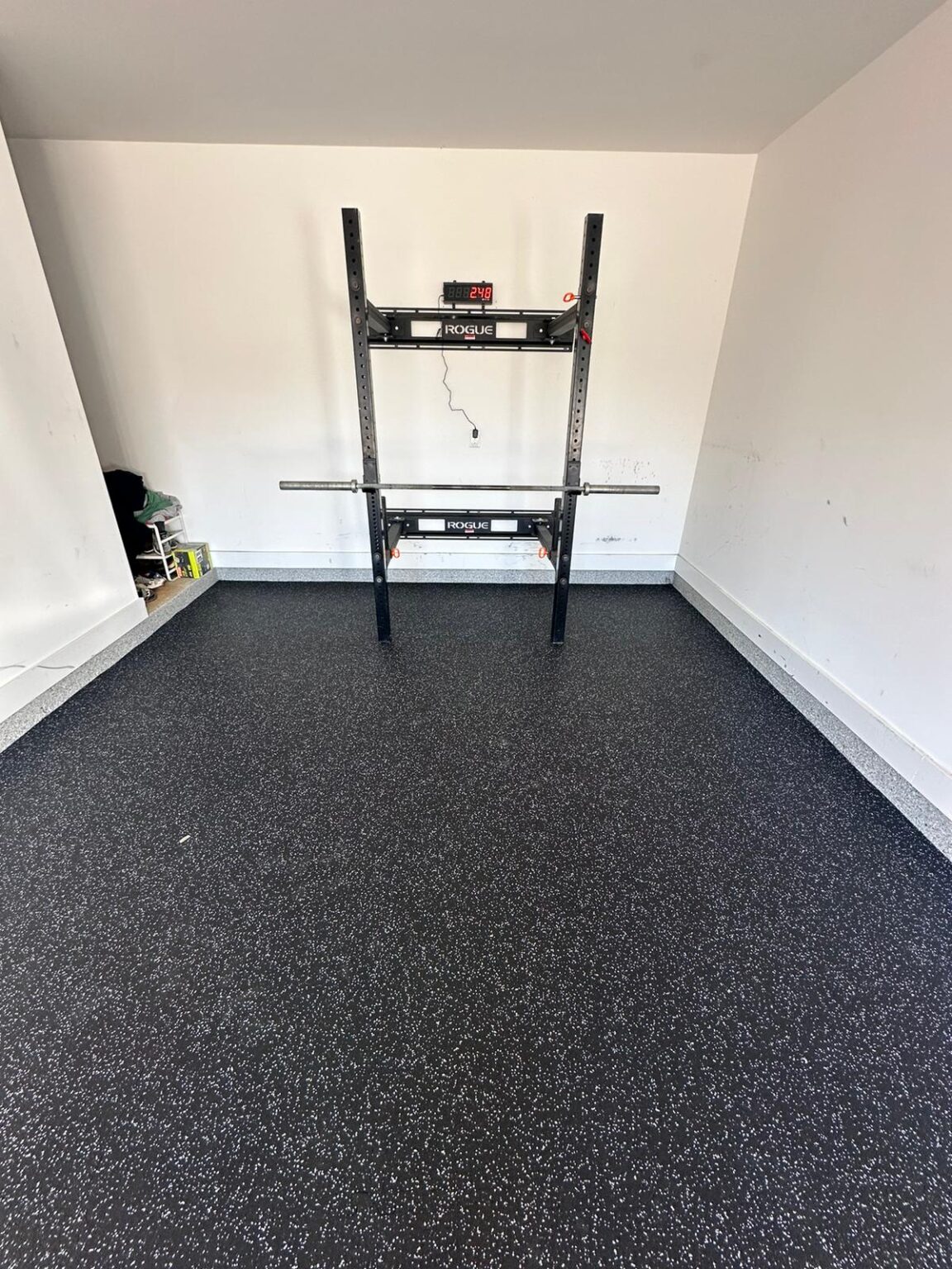 10% Snowflake Rubber Interlocking Tiles 23″ x 23″ x 8mm